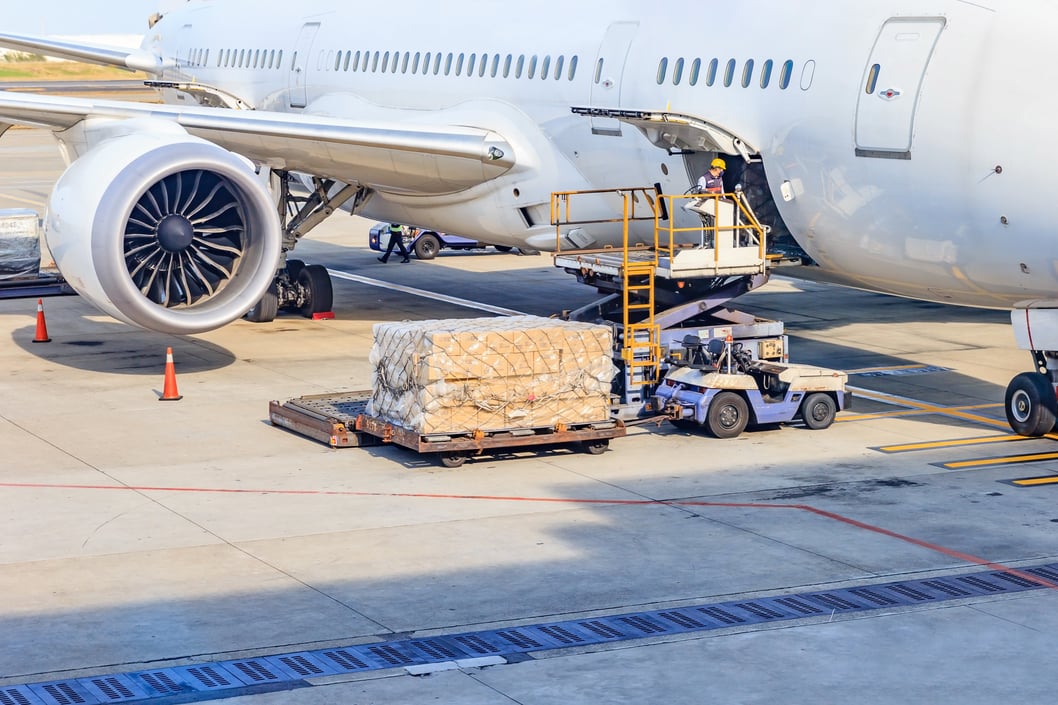 Top 5 Expedited Freight Companies (and Expedited Service How-to Guide)